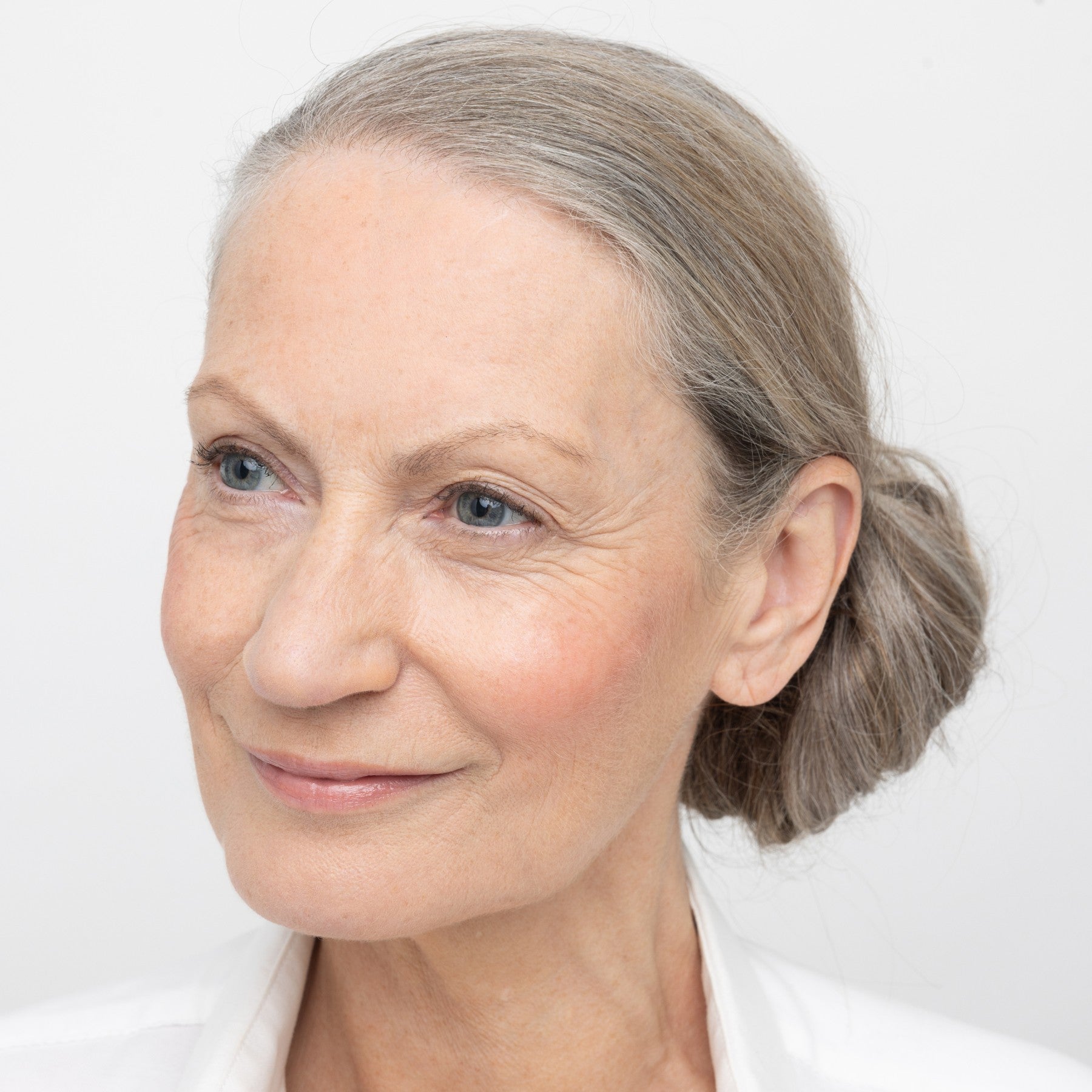 Rosalyne | Make Up Sticks Voor De Oudere Vrouwen Huid